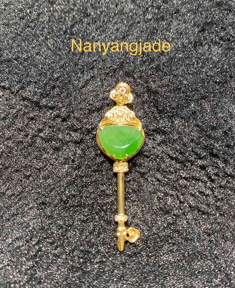 icy translucent vivid green heart shape jadeite pendant - Nanyang Jade ...